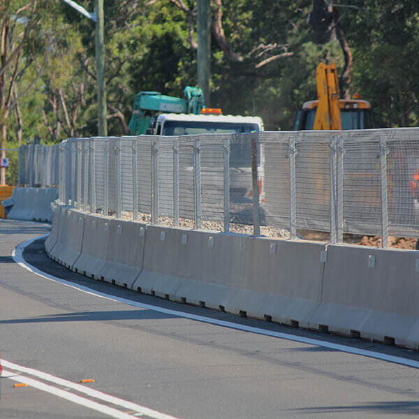 Top 5 Features of Effective Safety Barriers for Road Projects